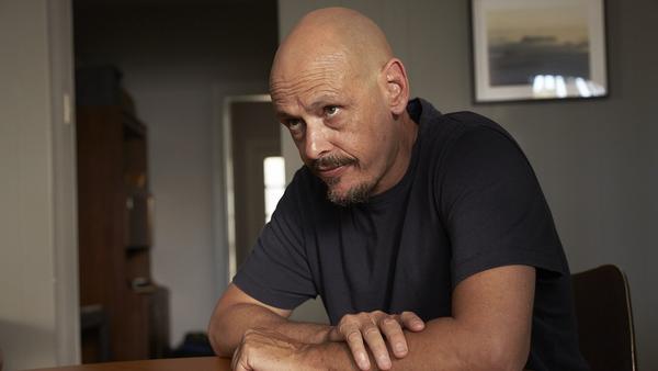 Mr Inbetween | Stream on Hulu